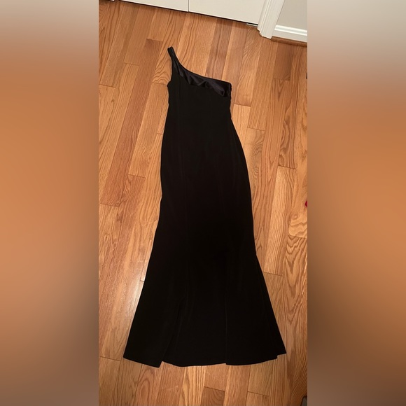 JS Collections | Dresses | Black Evening Gown By Js Collections Size 4 ...